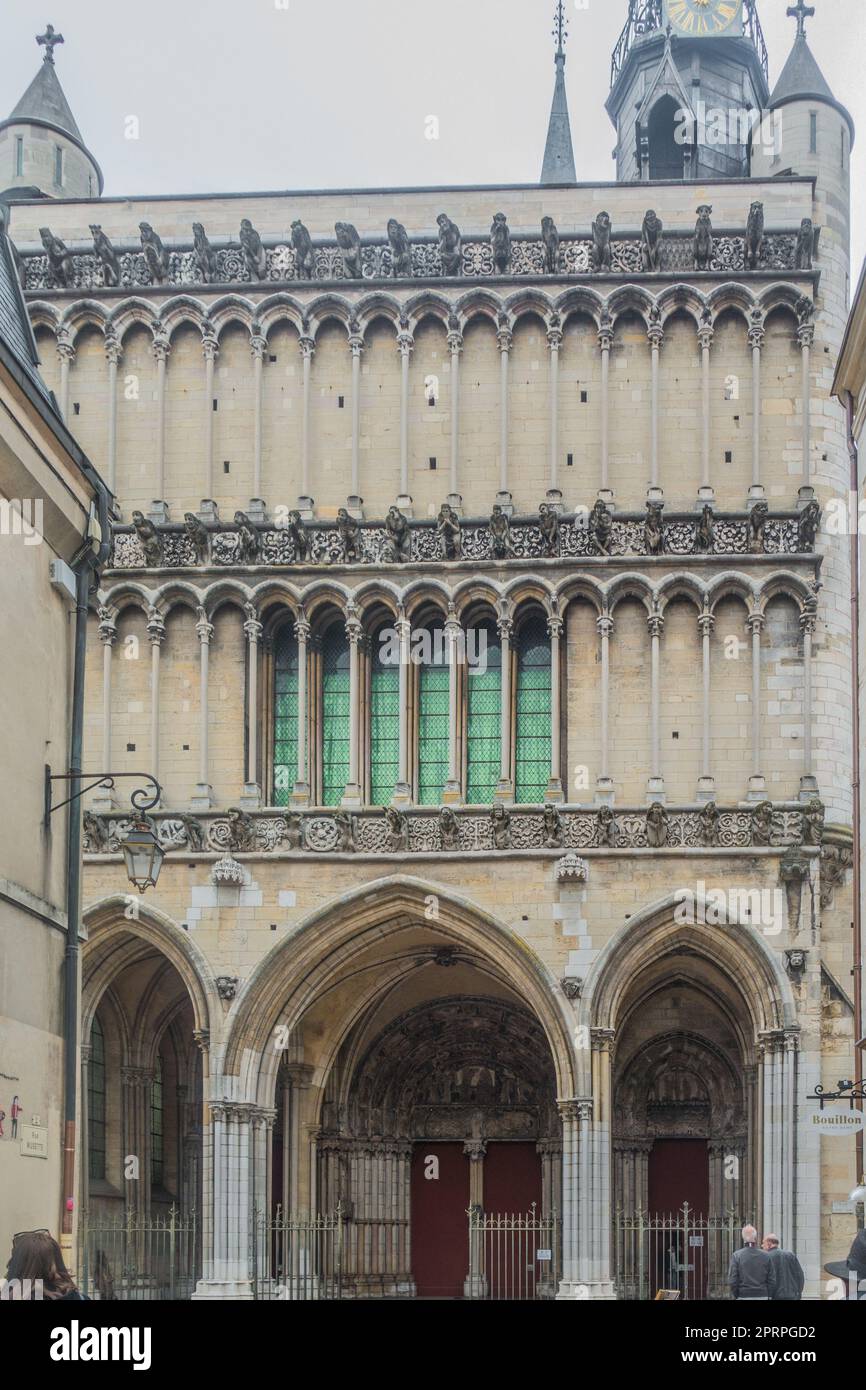 Eglise Notre-Dame de Dijon, Dijon, France Stock Photo - Alamy