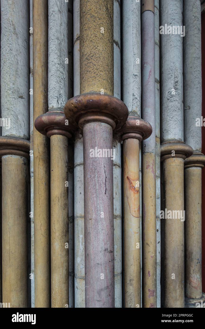 Eglise Notre-Dame de Dijon, Dijon, France. Columns Stock Photo - Alamy