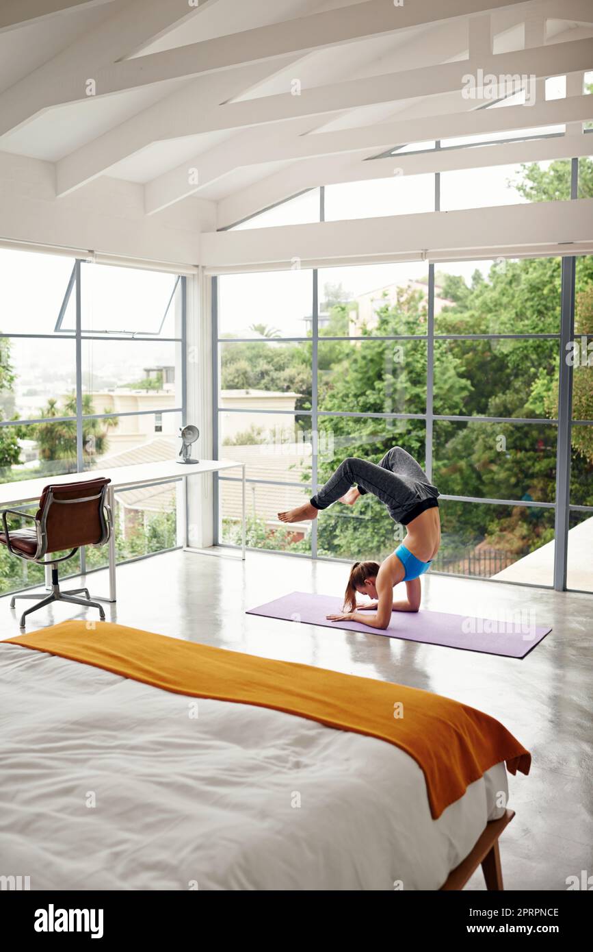 Yoga students hi-res stock photography and images - Alamy