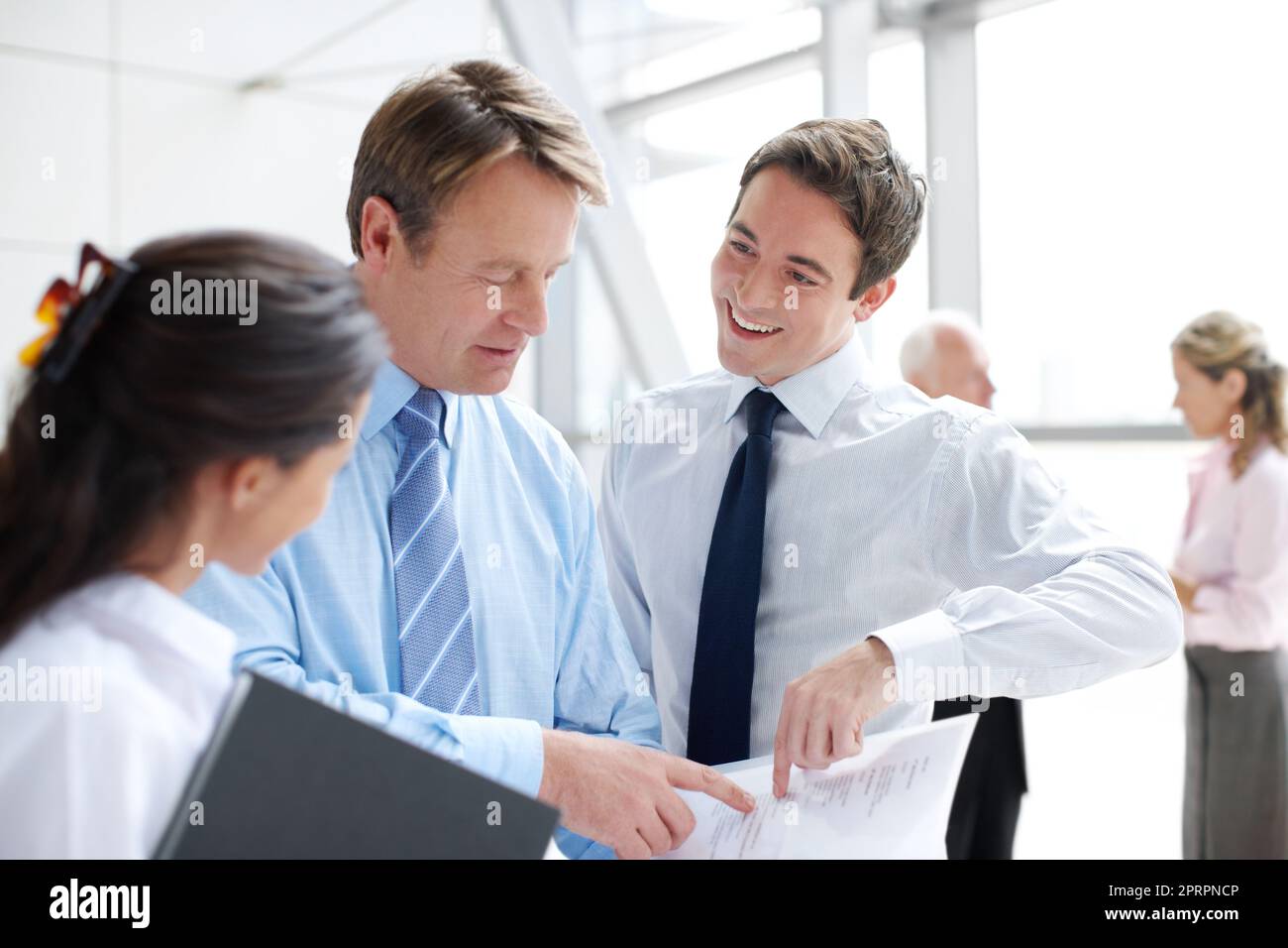 Observant people hi-res stock photography and images - Alamy