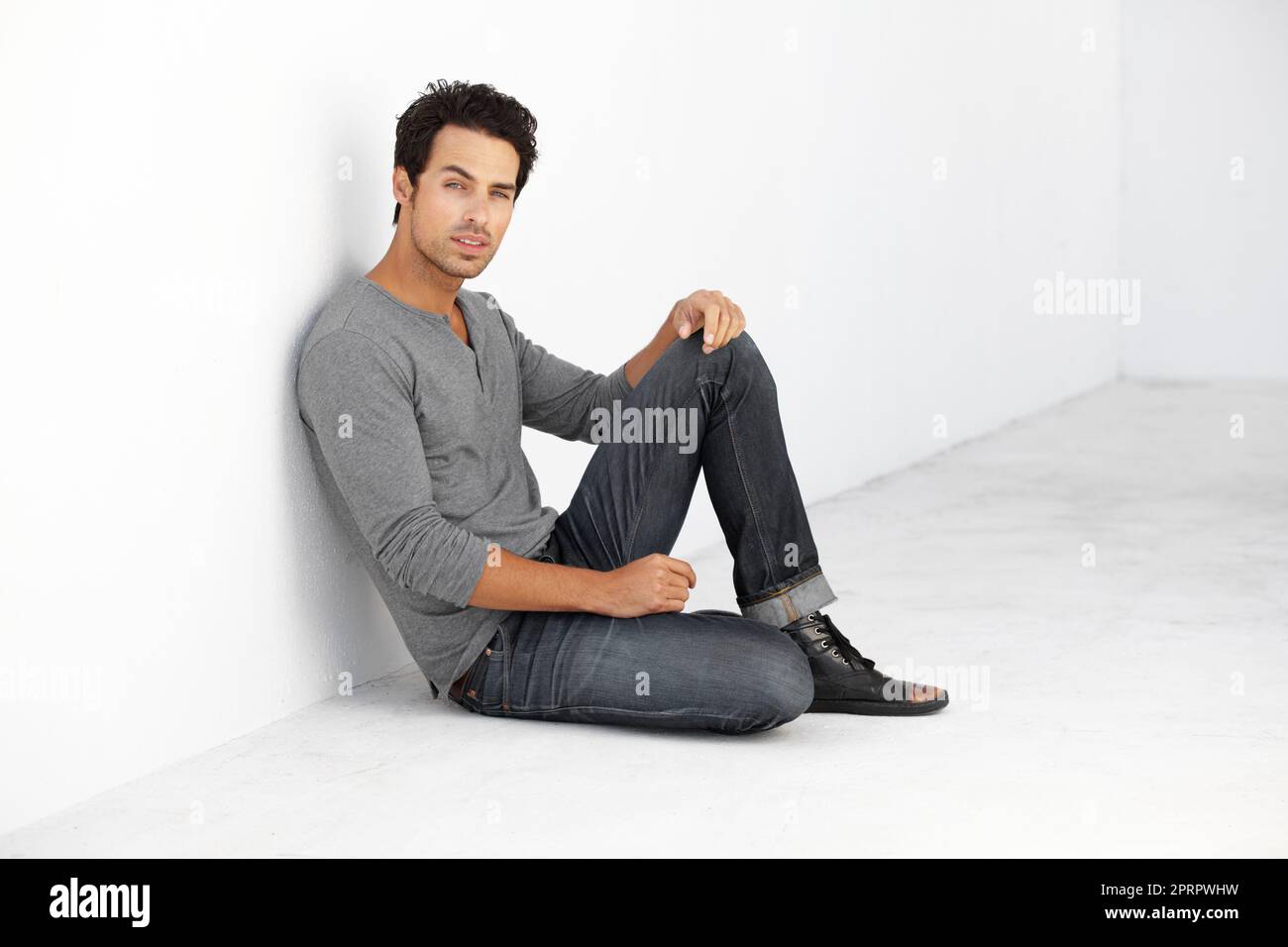 Person back look hi-res stock photography and images - Alamy