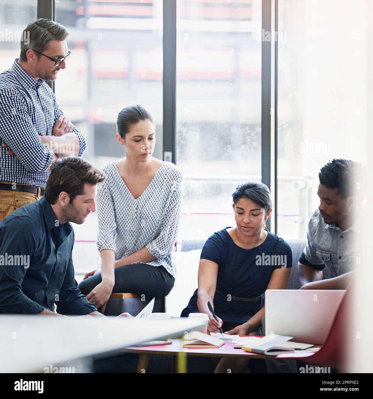 Dynamic teamwork hi-res stock photography and images - Alamy