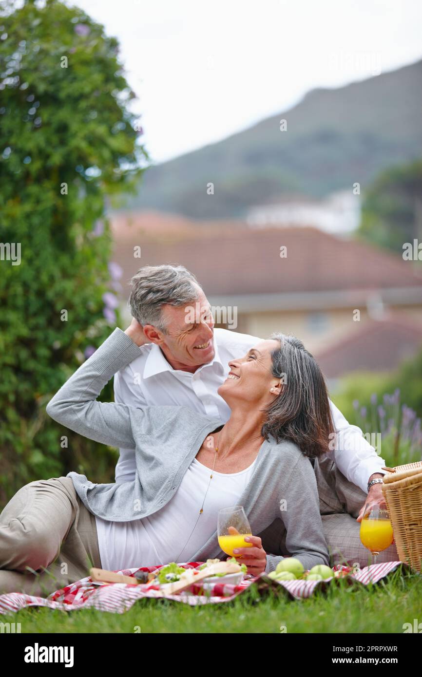 Falling in love mature hi-res stock photography and images - Alamy