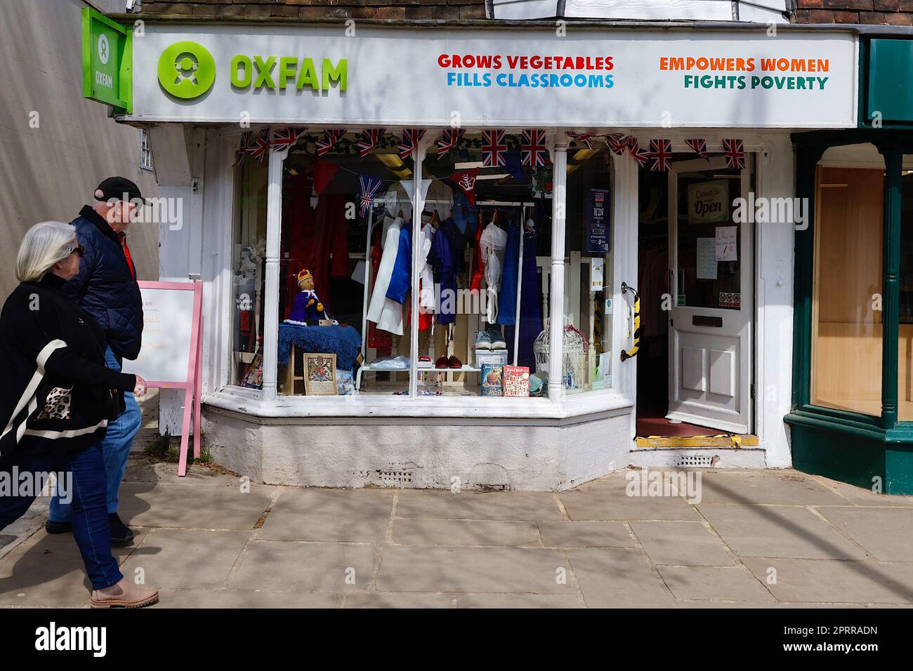 Tenterden, Kent, UK. 27 April, 2023. Local businesses prepare for the ...