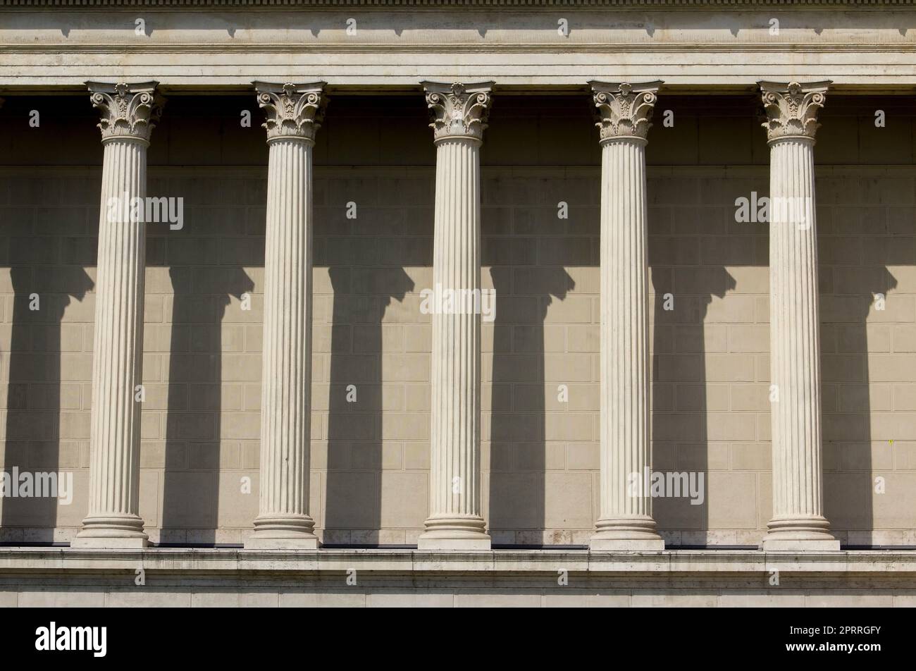 Neoclassical columns museum fine hi-res stock photography and images ...
