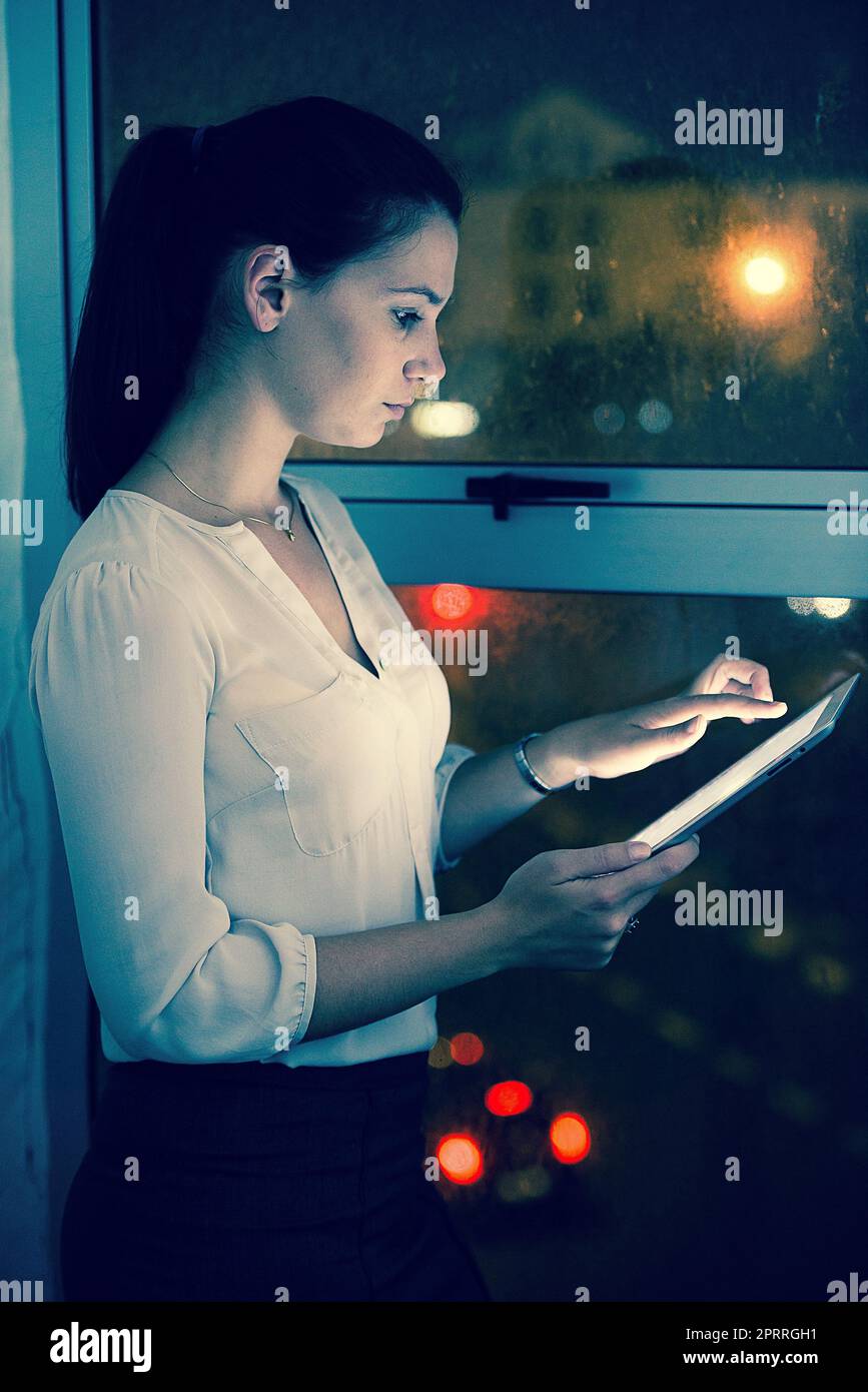 Evening workplace hi-res stock photography and images - Alamy
