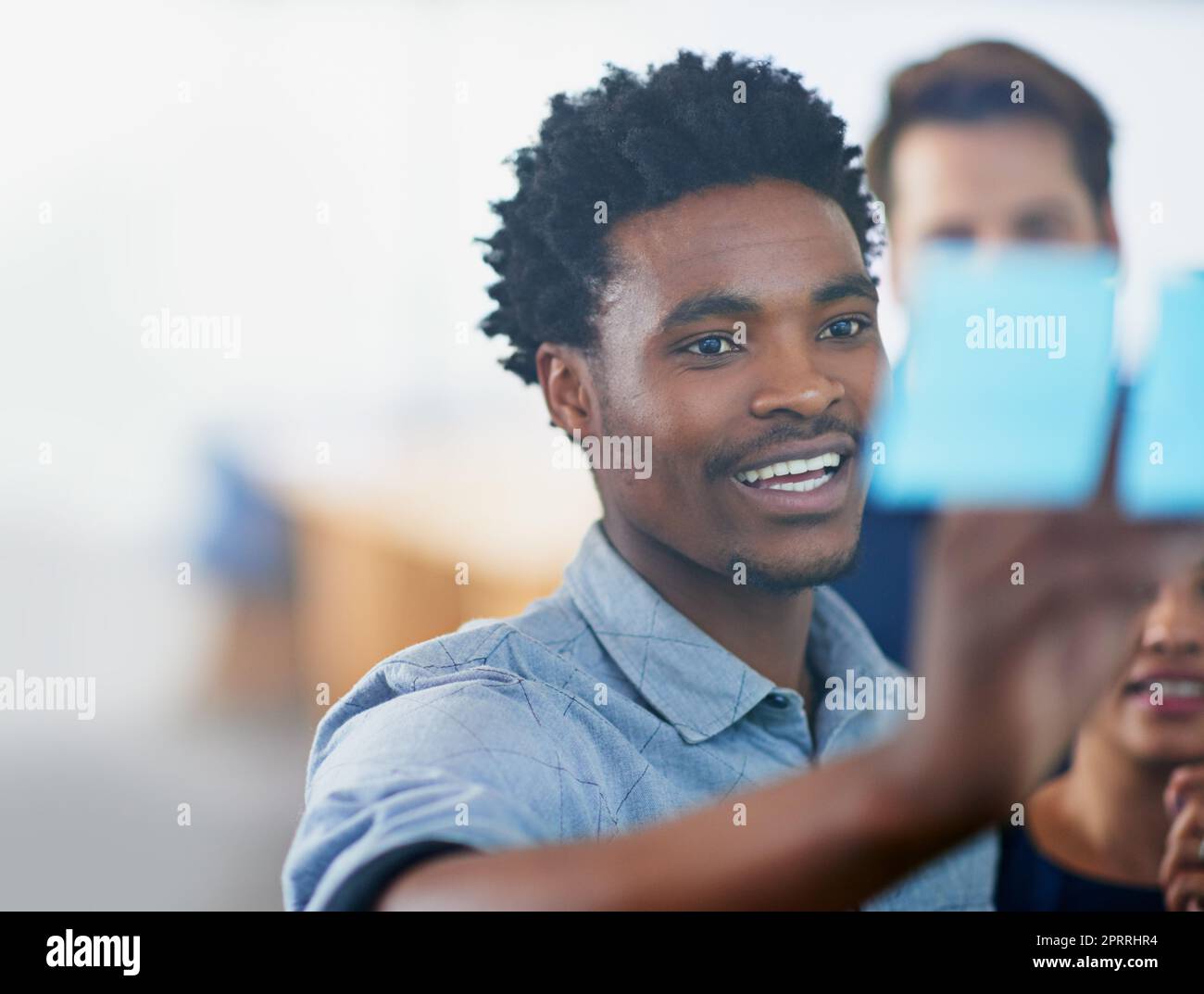 People look like notes hi-res stock photography and images - Alamy