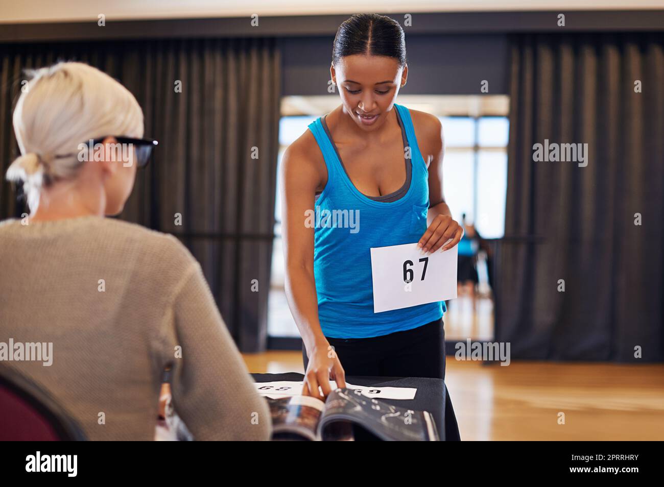 Female dancer hi-res stock photography and images - Alamy