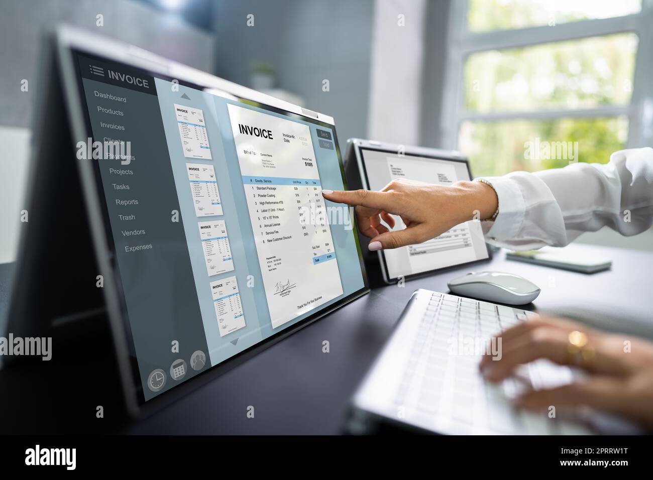 Invoice statement hi-res stock photography and images - Alamy