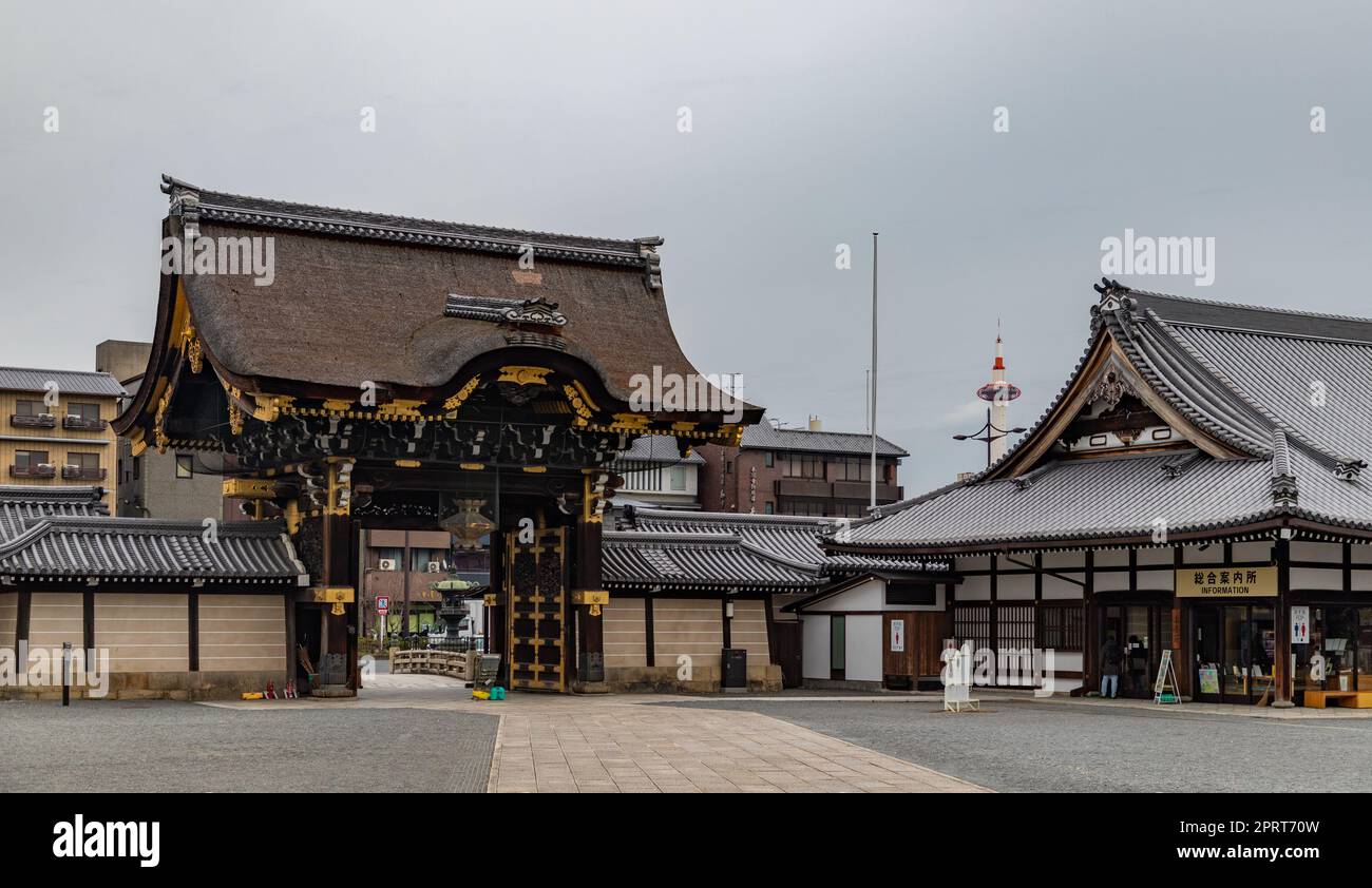 A picture of one of the gates of the Nishi Hongan-ji Temple Stock Photo ...