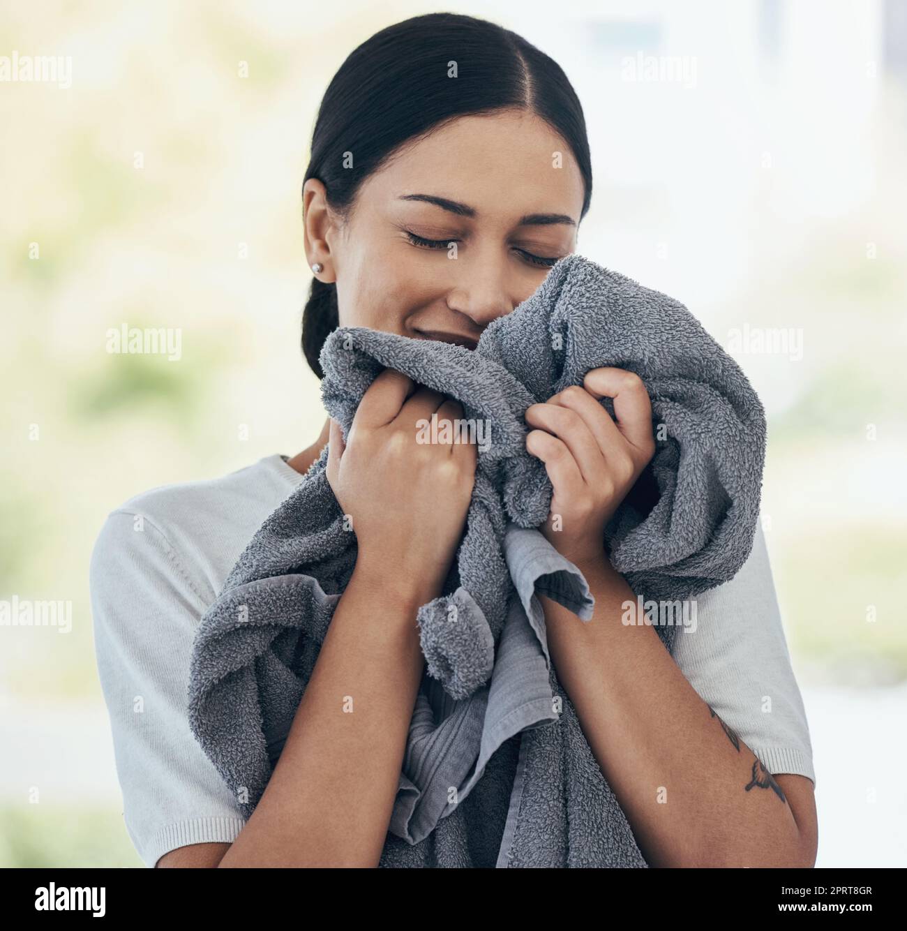 Female smelling fabric hi-res stock photography and images - Alamy