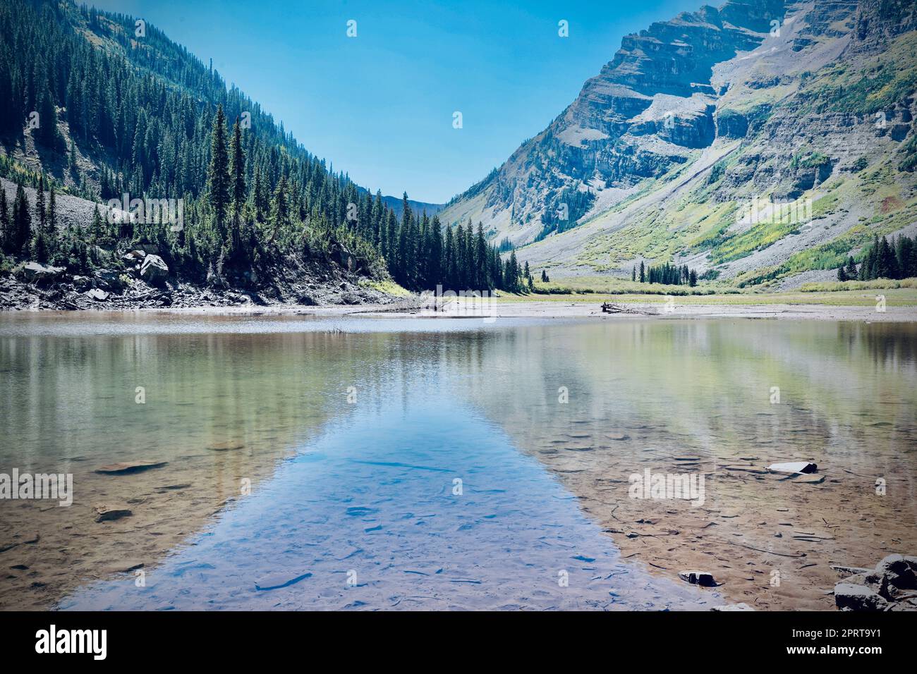 Crater lake located in Aspen Colorado Unites States. To get here hikers ...