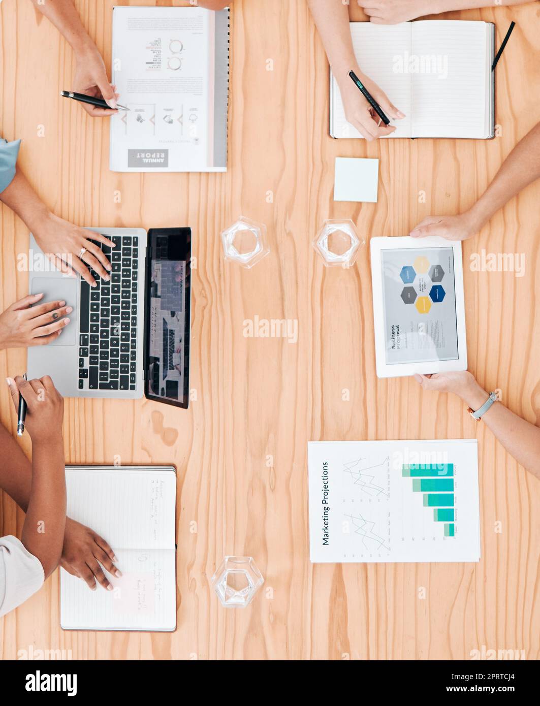 Group planning hi-res stock photography and images - Alamy