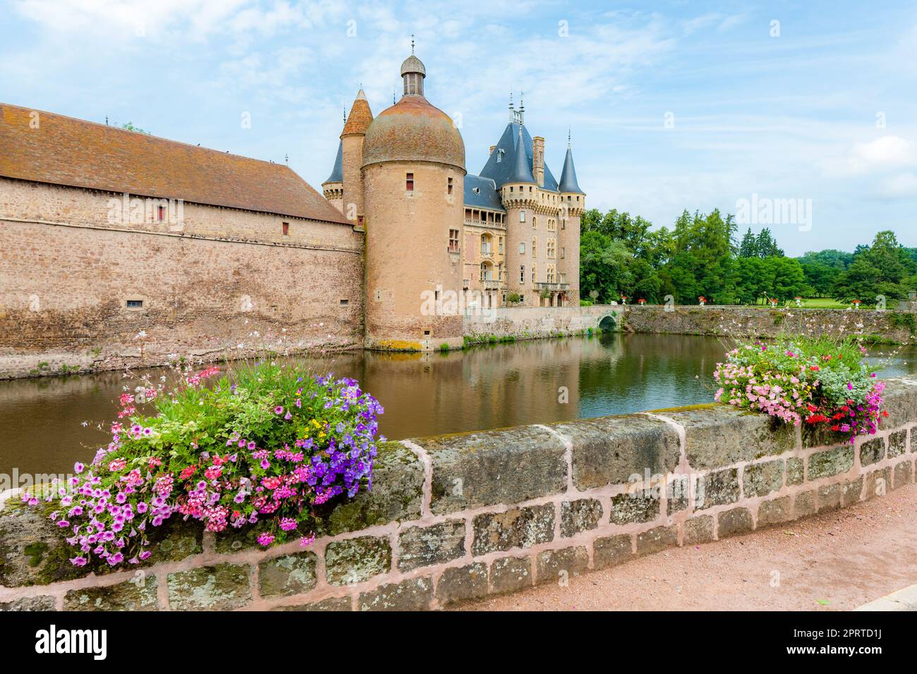 Chateau de la Clayette, Burgundy, France Stock Photo - Alamy