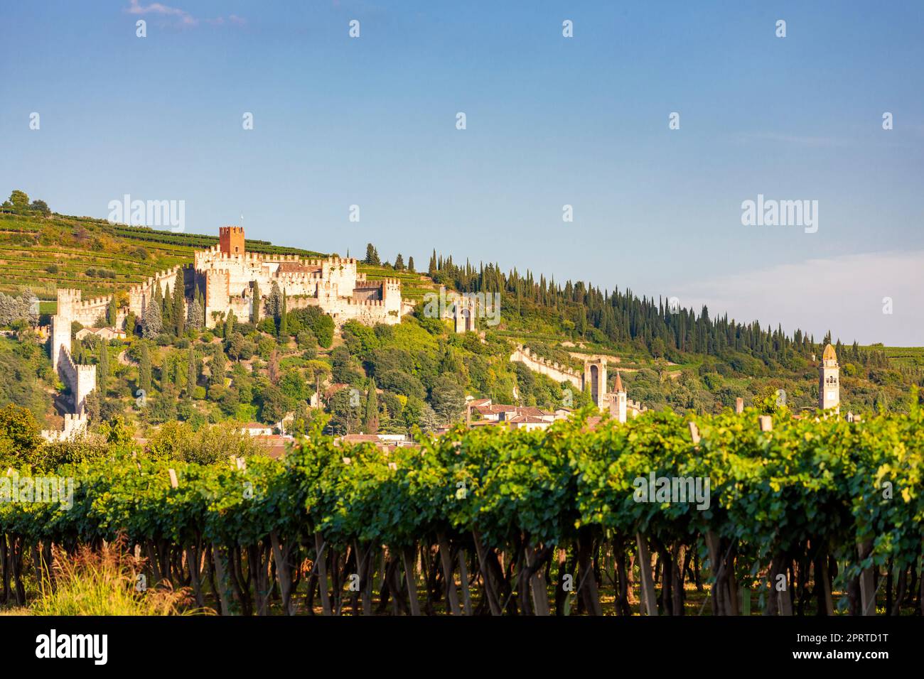 Ancient castle soave medieval hi-res stock photography and images - Alamy