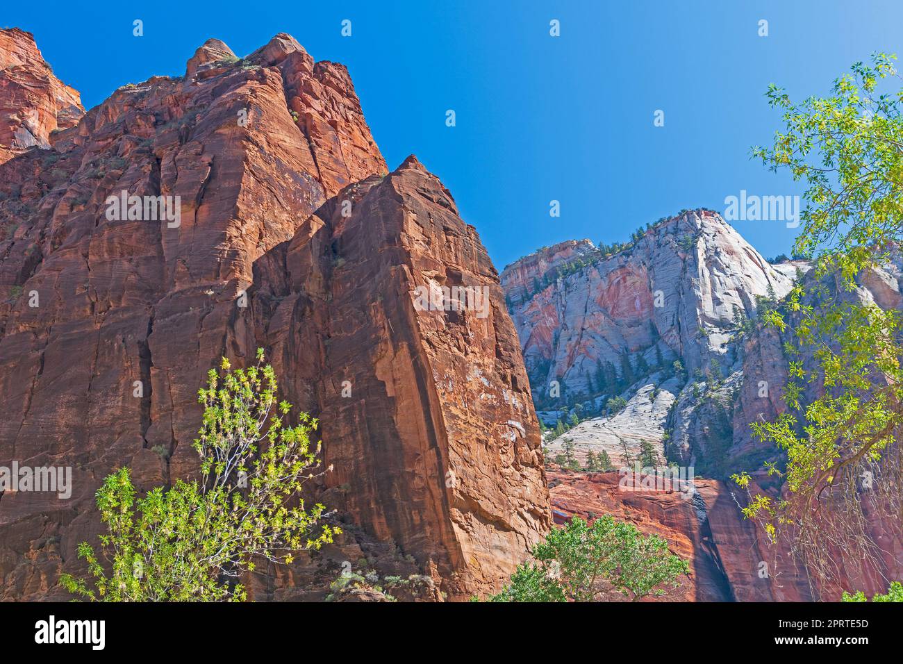Where dramatic cliffs hi-res stock photography and images - Alamy