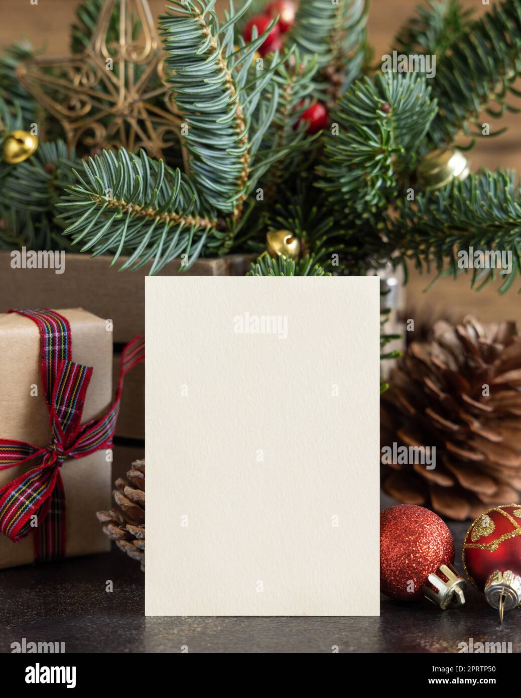 Blank vertical greeting card hi-res stock photography and images - Alamy