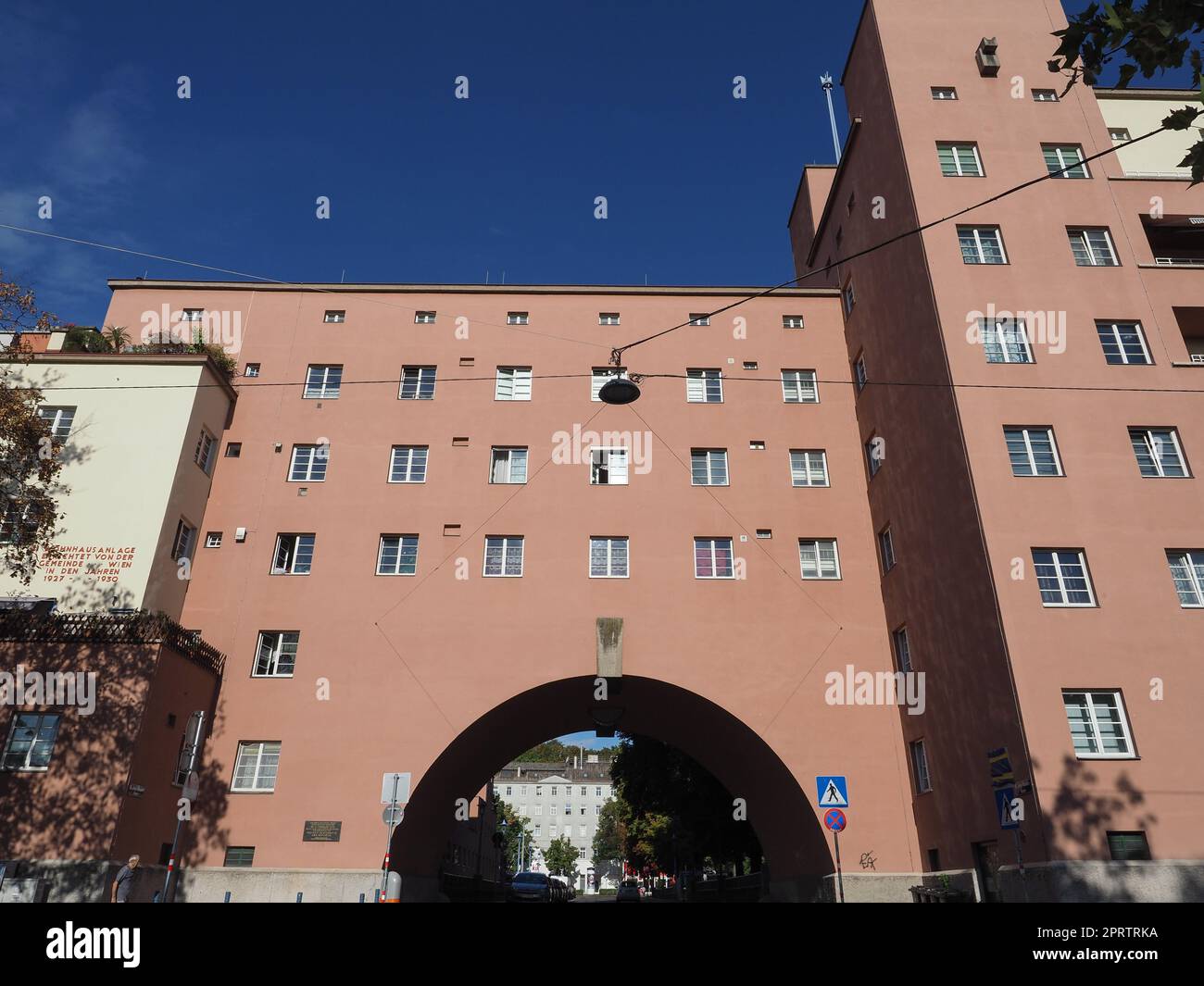 Karl-Marx-Hof building in Vienna Stock Photo - Alamy