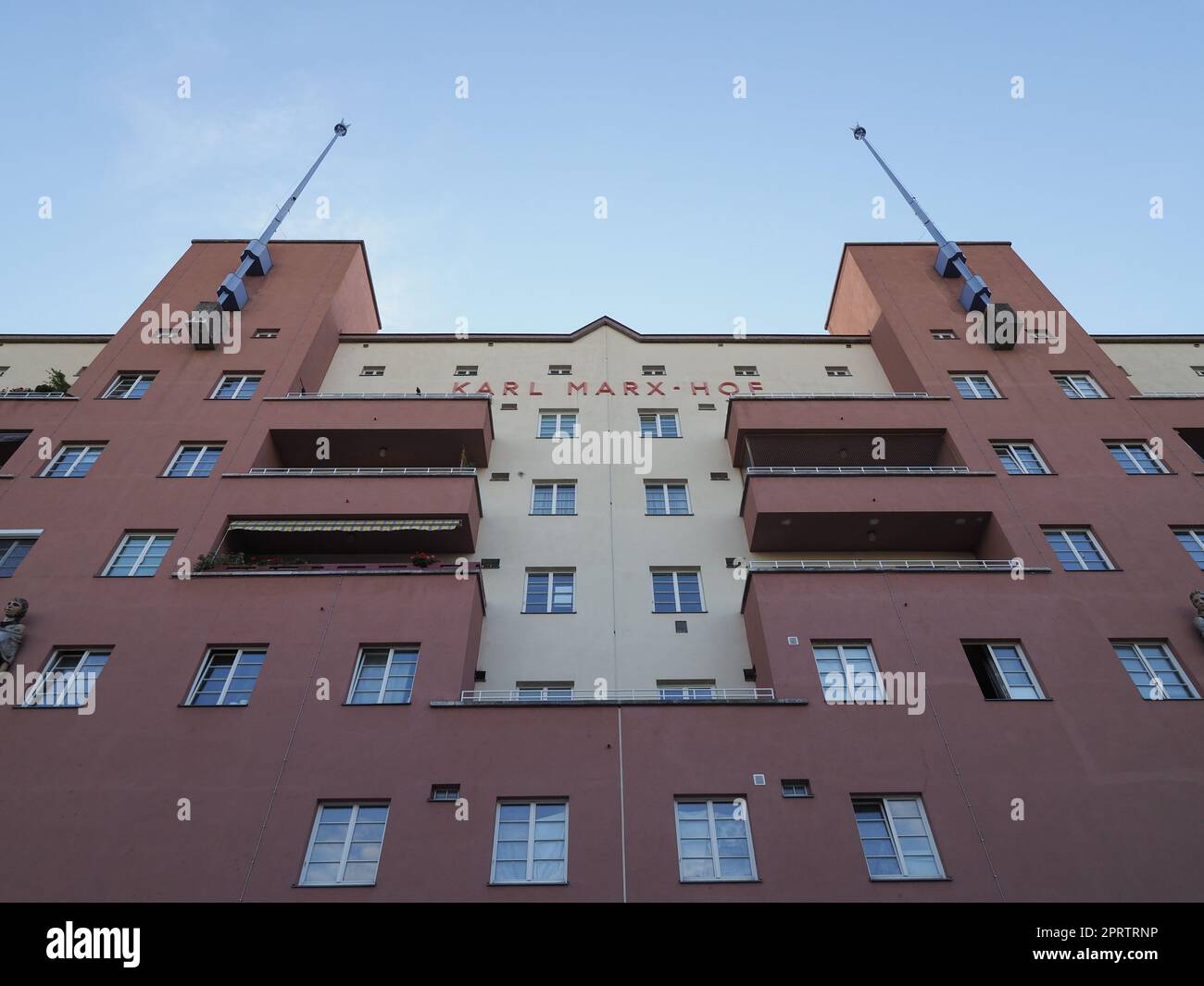 Karl-Marx-Hof building in Vienna Stock Photo - Alamy