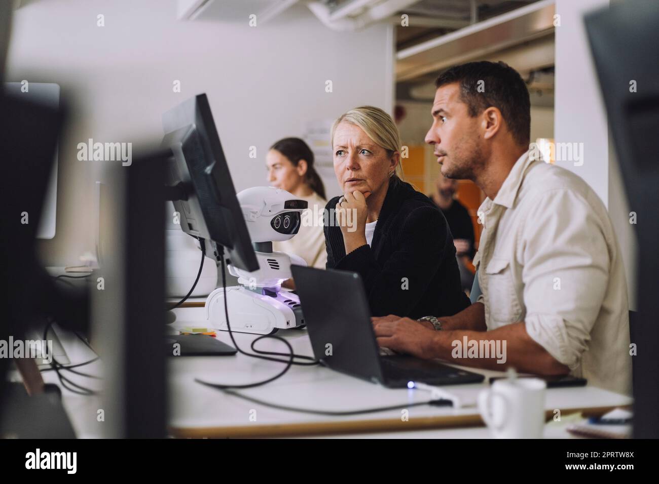 Computer lab students monitor hi-res stock photography and images - Alamy