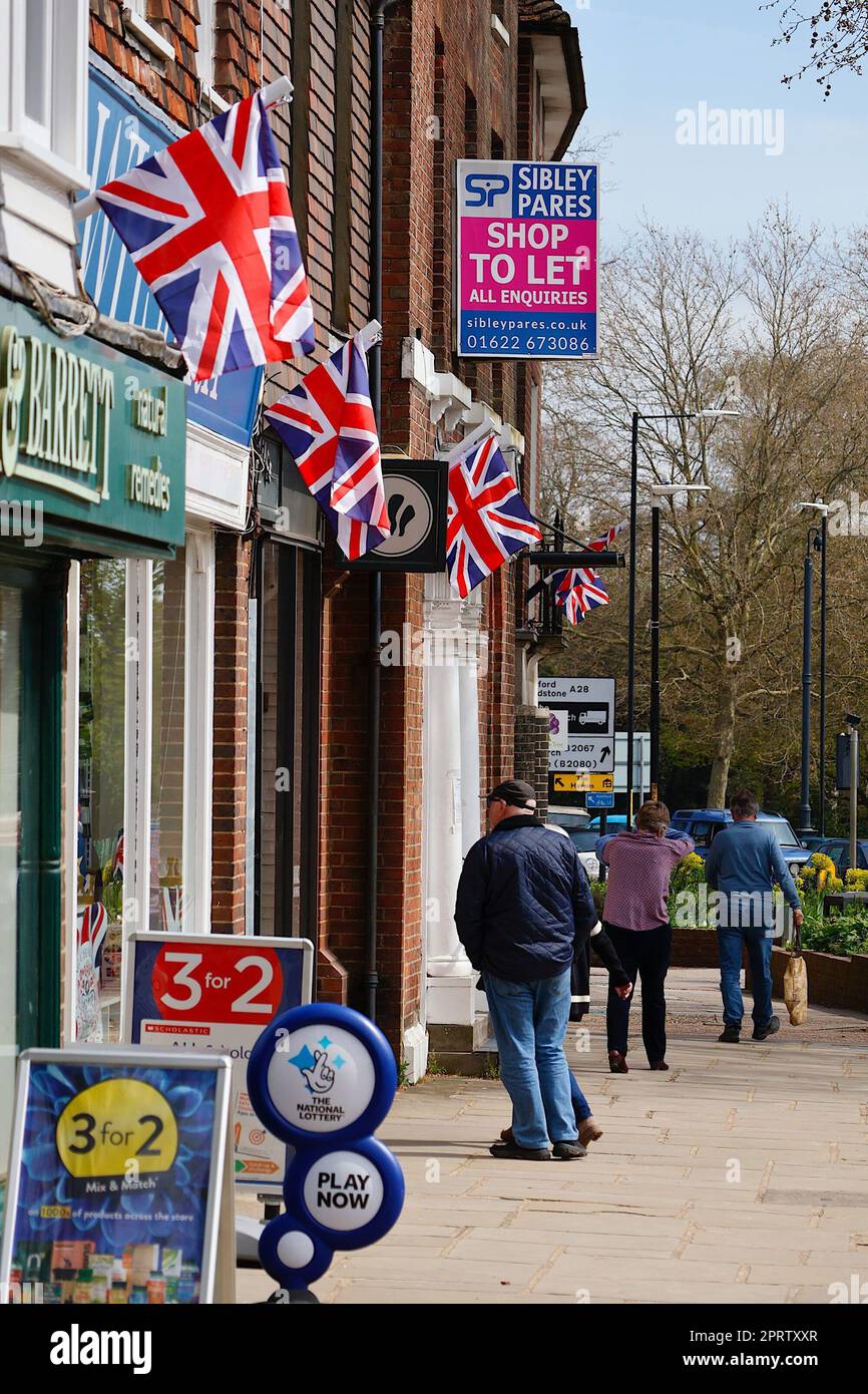 Tenterden, Kent, UK. 27 April, 2023. Local businesses prepare for the ...