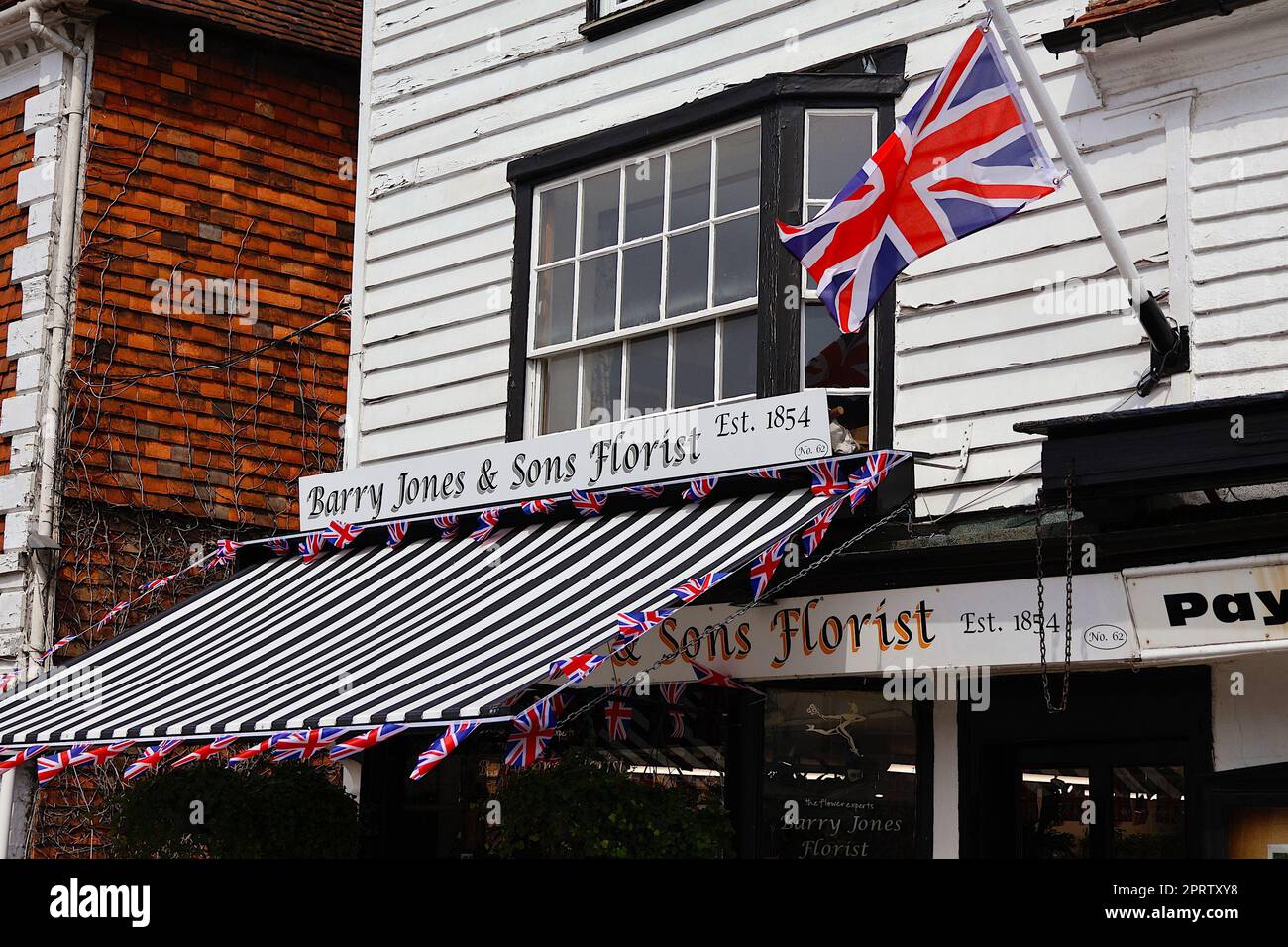 Tenterden, Kent, UK. 27 April, 2023. Local businesses prepare for the ...