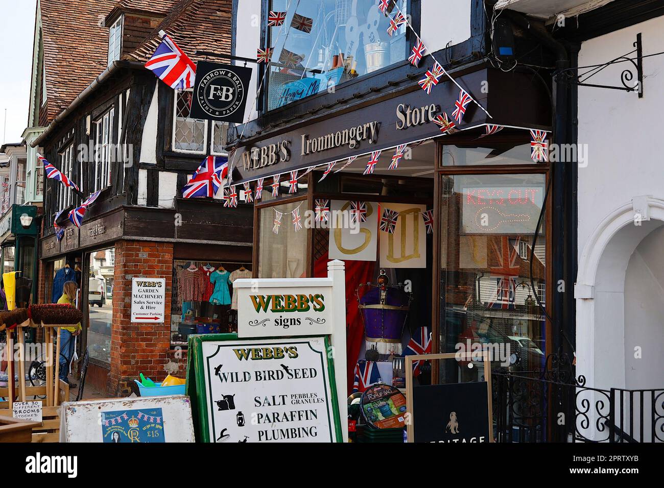 Tenterden, Kent, UK. 27 April, 2023. Local businesses prepare for the ...