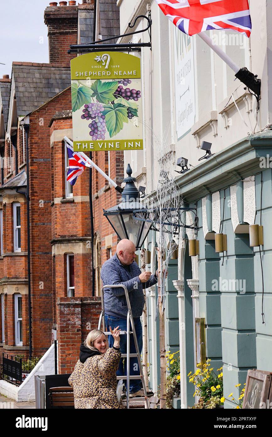 Tenterden, Kent, UK. 27 April, 2023. Local businesses prepare for the ...