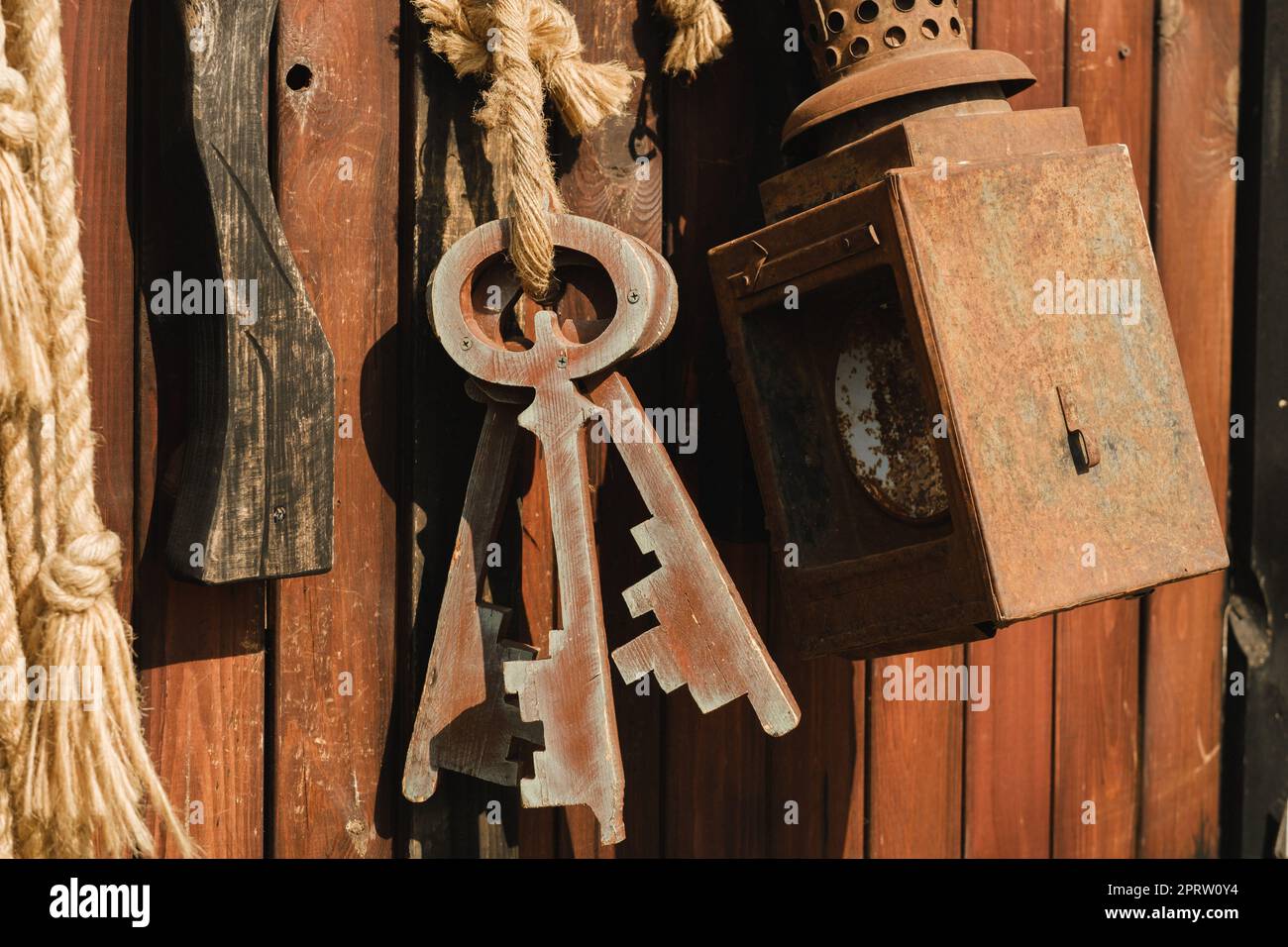 Many house keys hanging hi-res stock photography and images - Alamy
