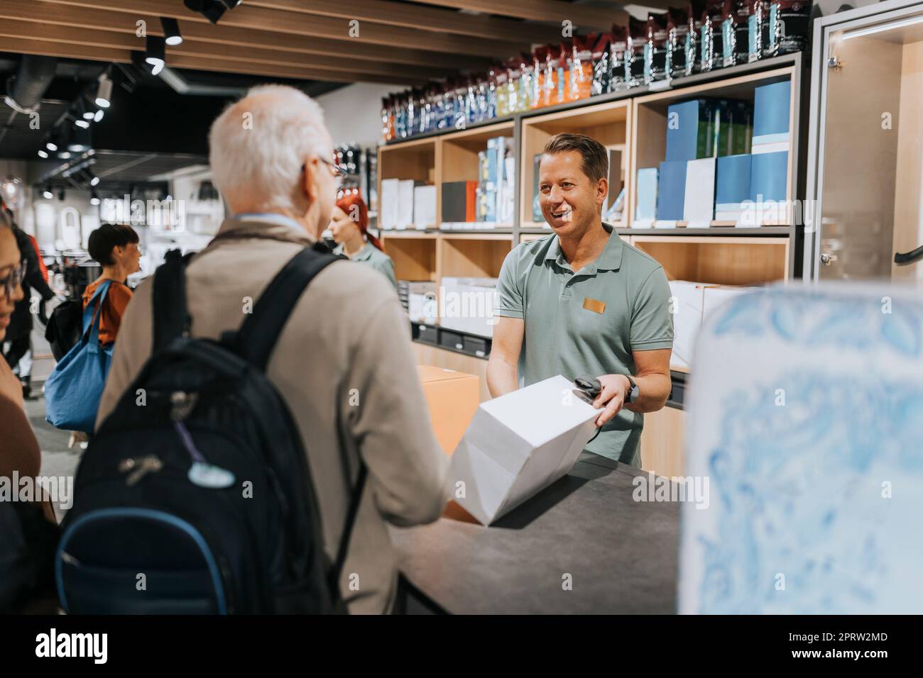 Indian salesman showing hi-res stock photography and images - Alamy