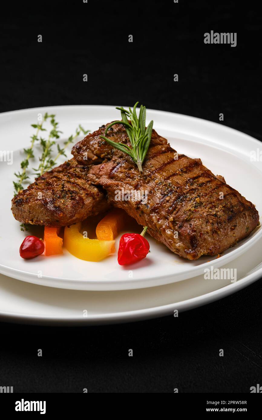 Cooked steaks rosemary hi-res stock photography and images - Alamy