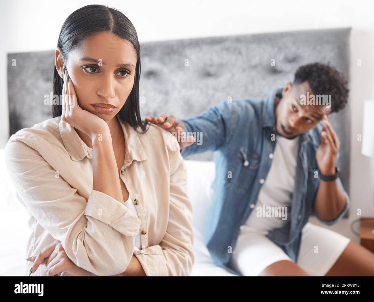 Woman ignore man hi-res stock photography and images - Alamy