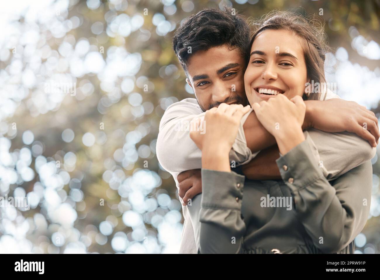 Face to face hug hi-res stock photography and images - Alamy