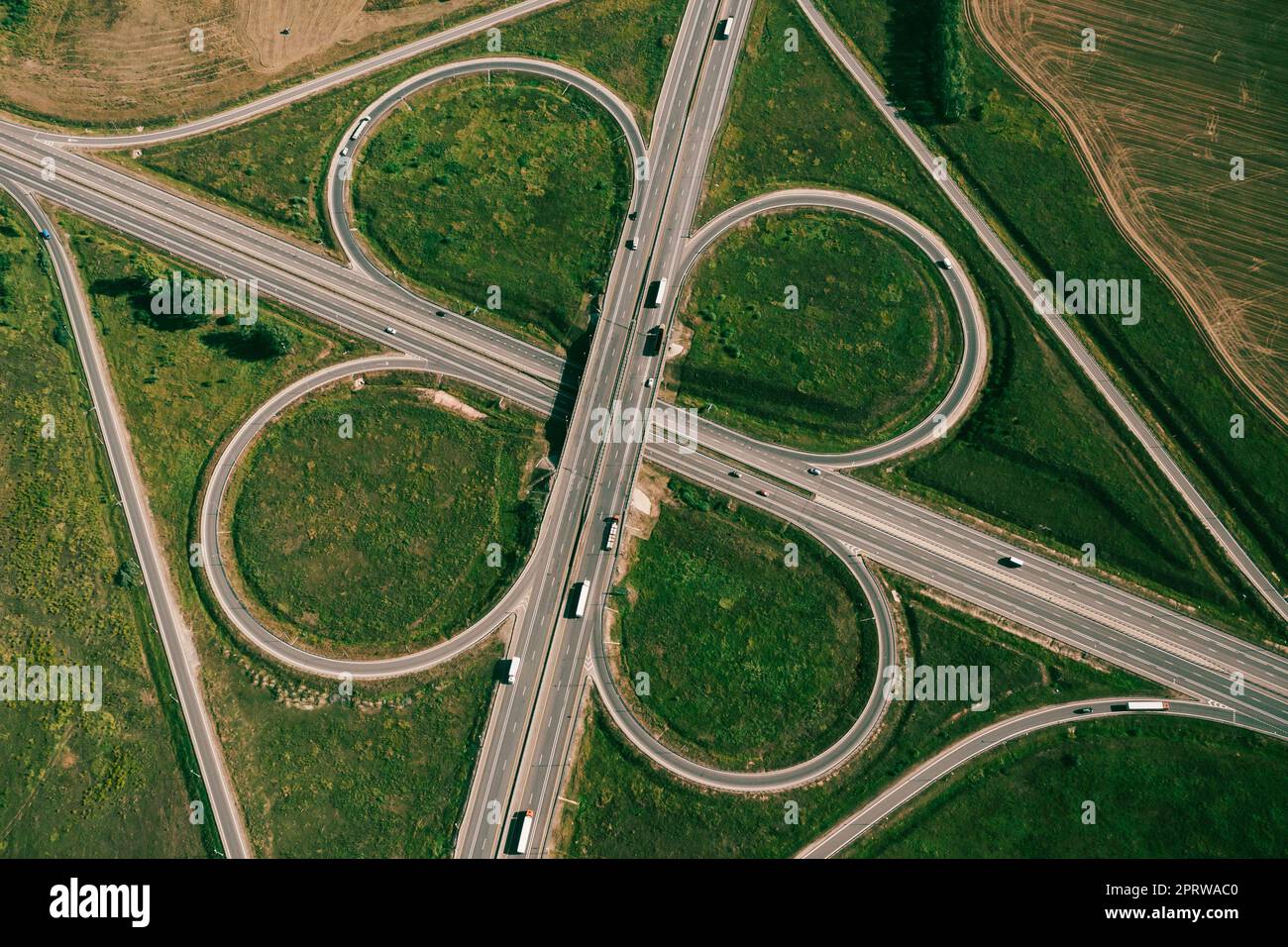 Aerial view highway clover leaf hi-res stock photography and images - Alamy