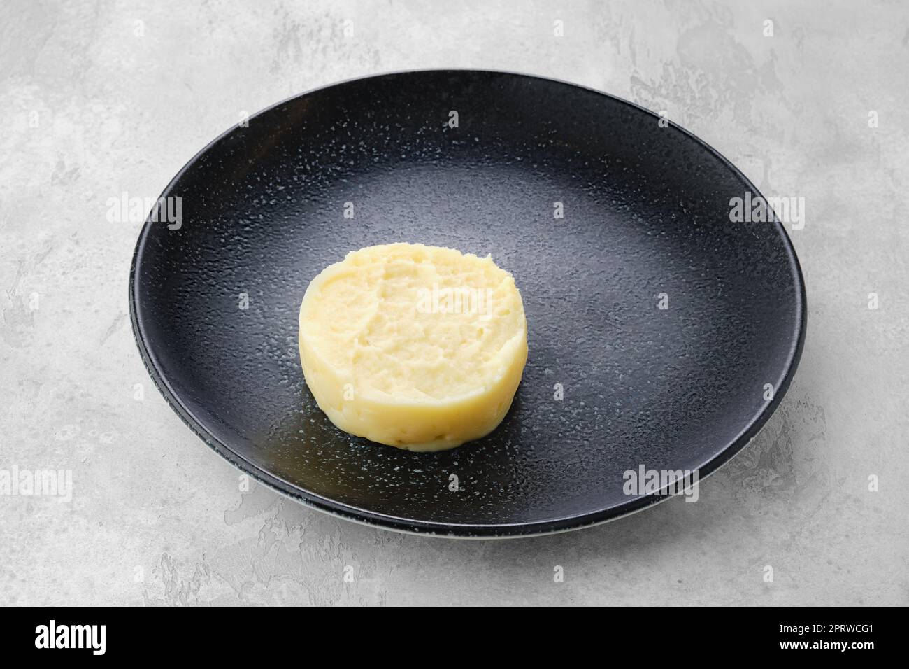 Portion the dish hi-res stock photography and images - Alamy