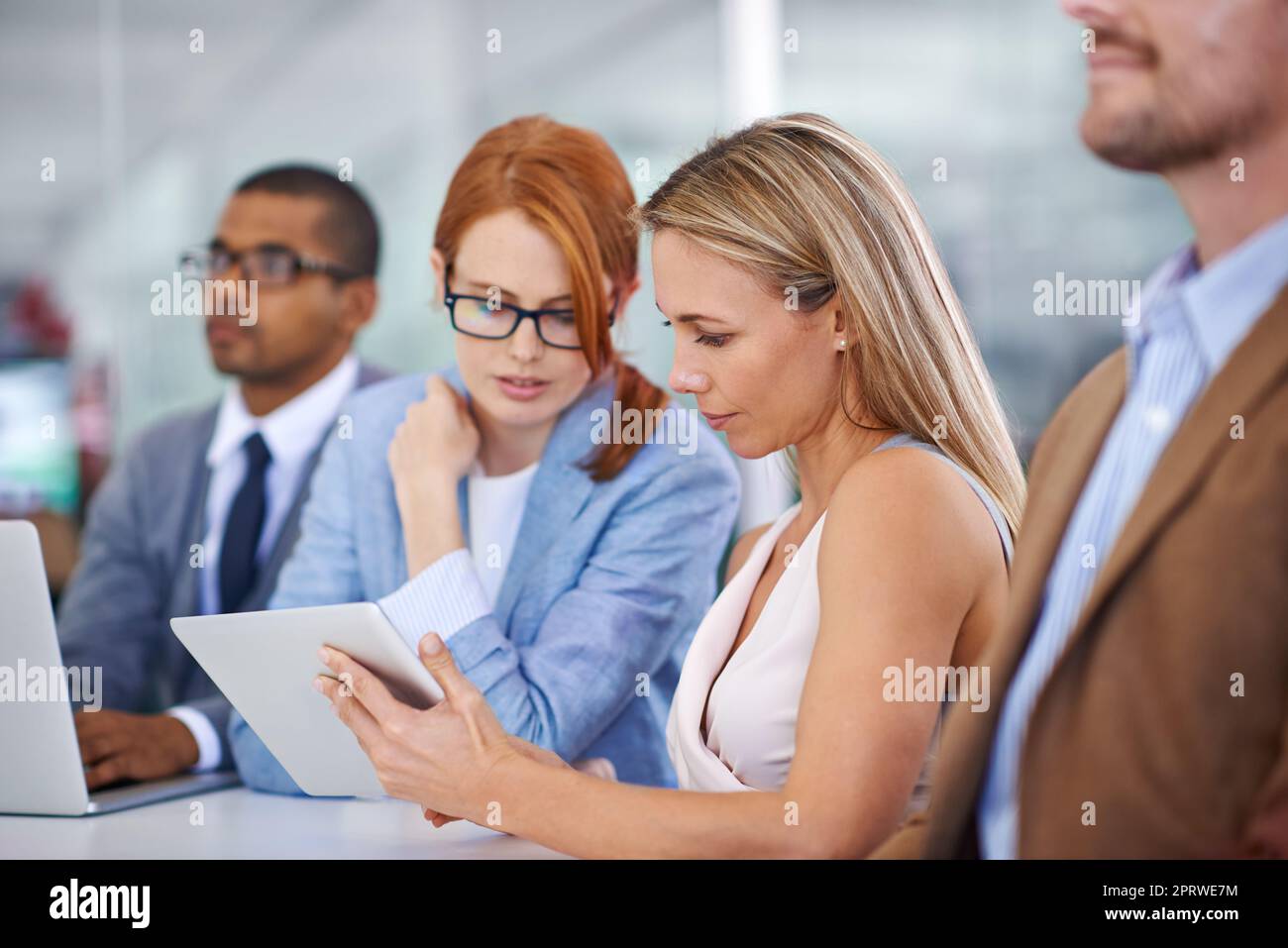 Teamwork multicultural hi-res stock photography and images - Alamy