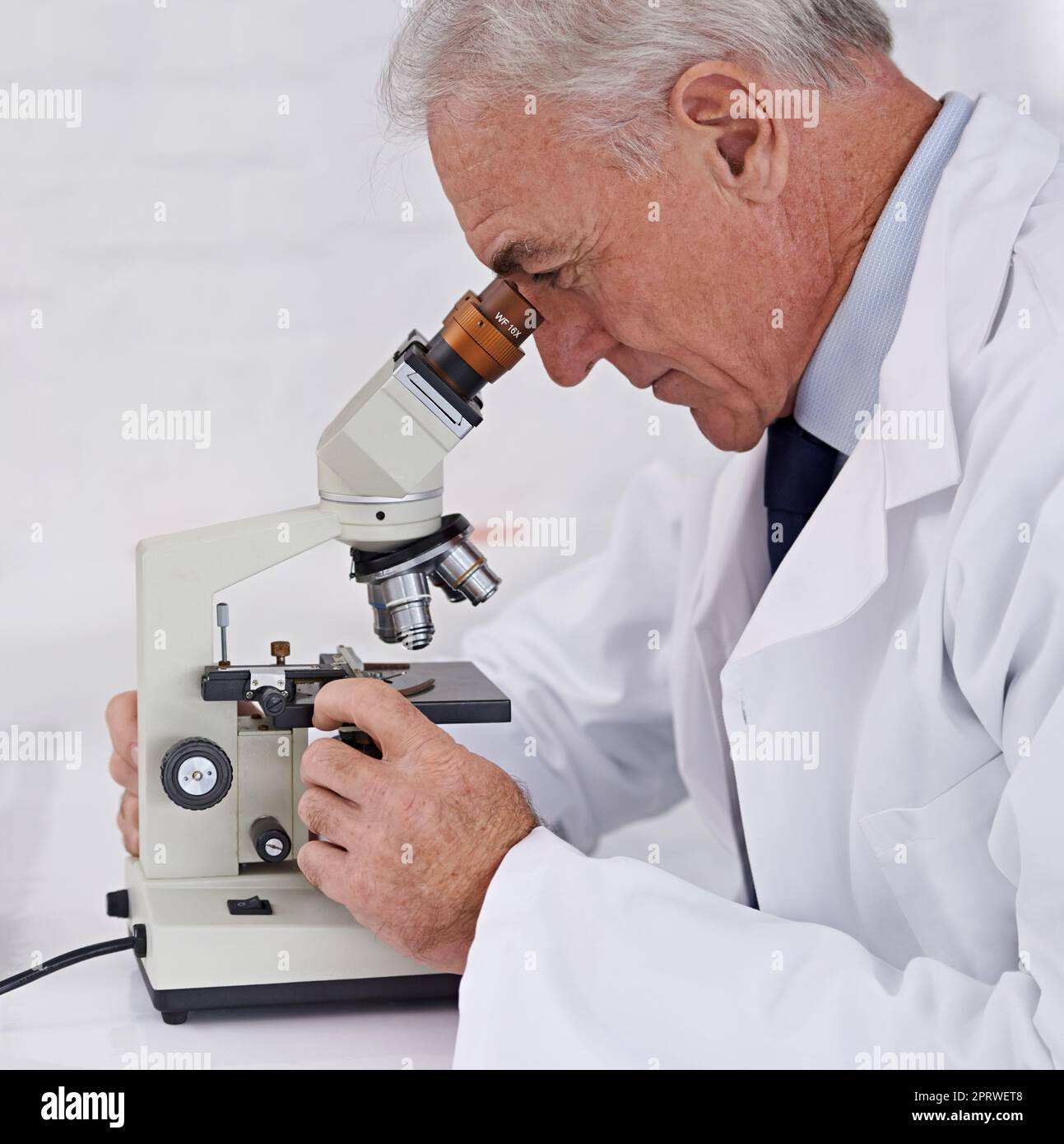 Pathologist microscope hi-res stock photography and images - Alamy
