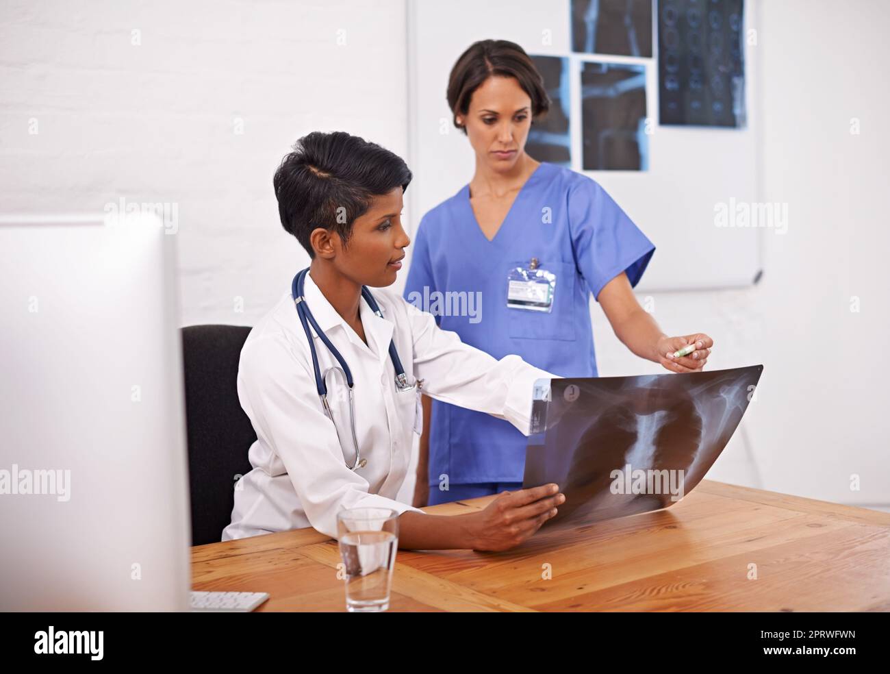 Medical case hi-res stock photography and images - Alamy