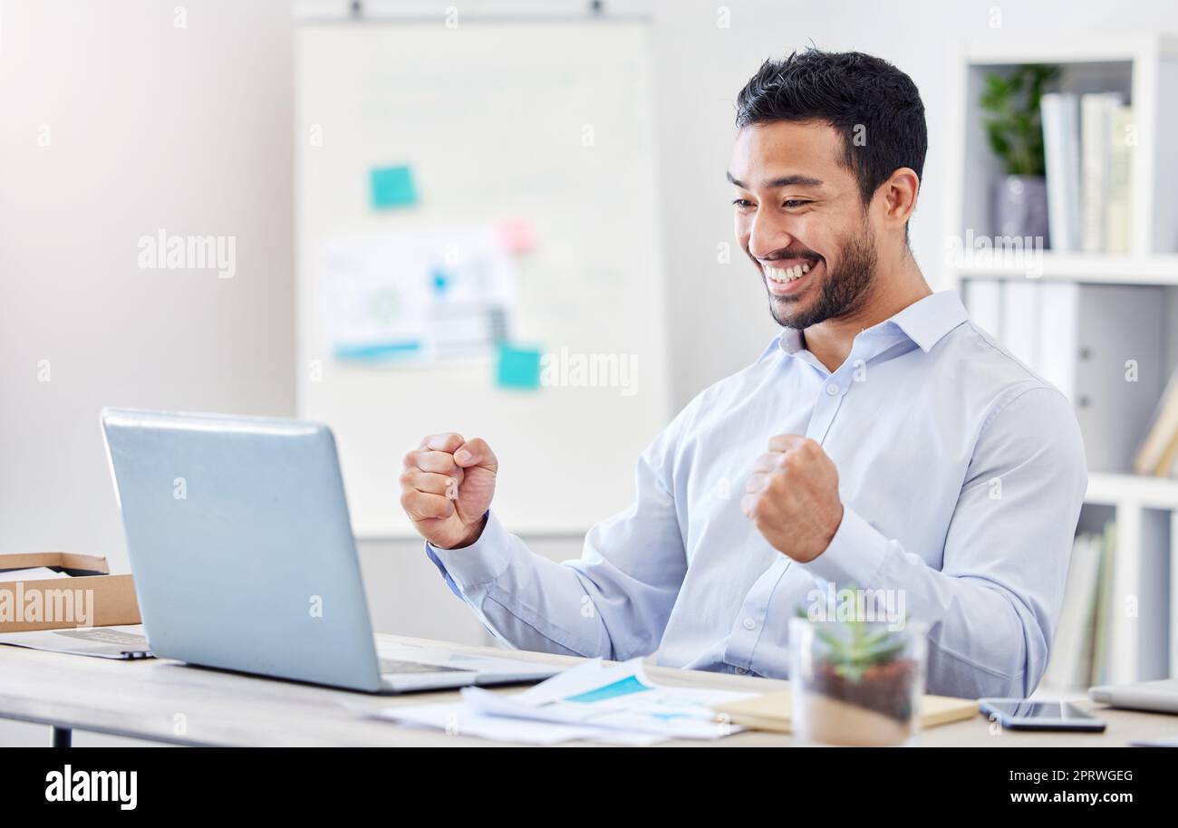 Office email hi-res stock photography and images - Alamy