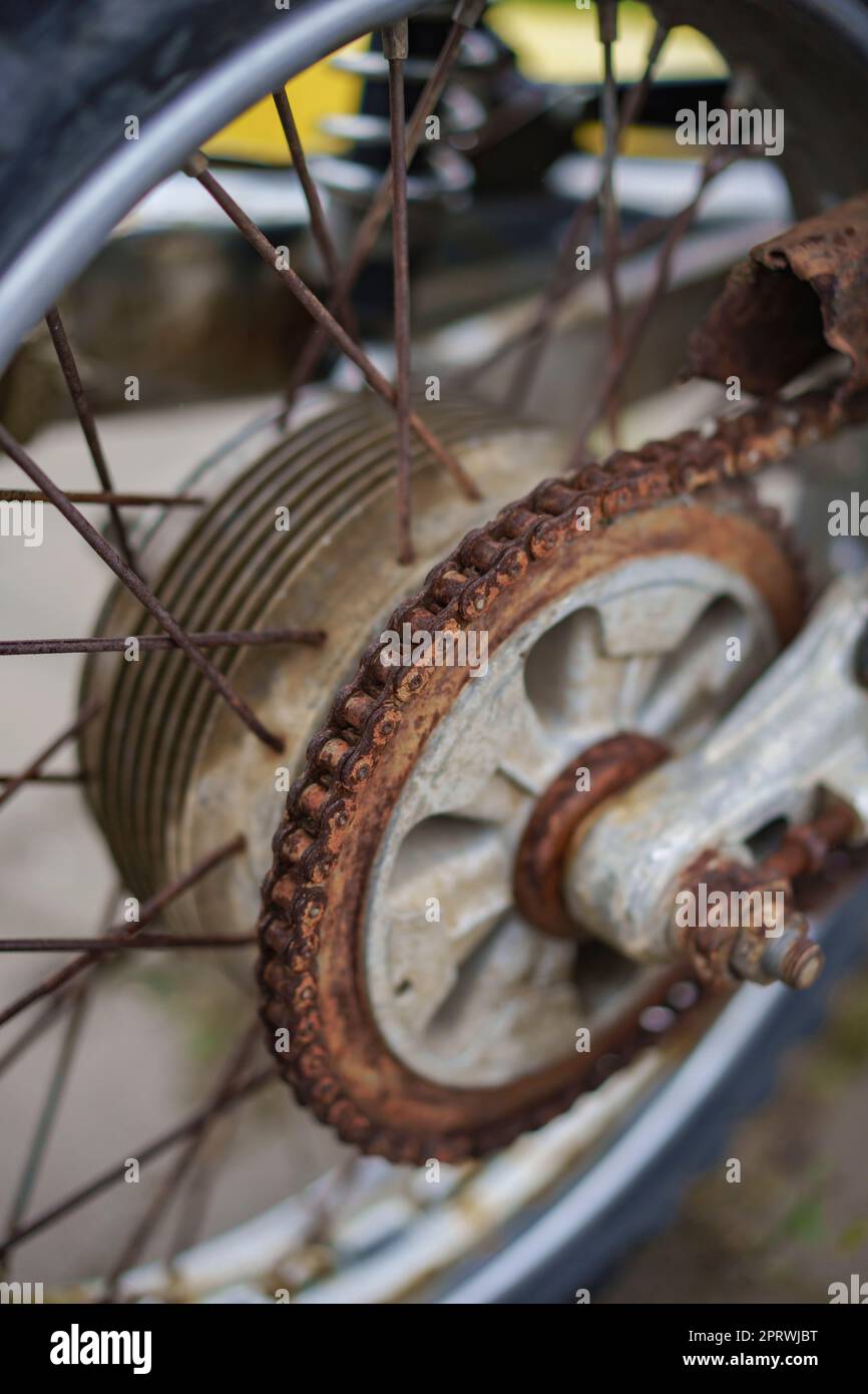 Rusty motorcycle transmission chain Stock Photo - Alamy