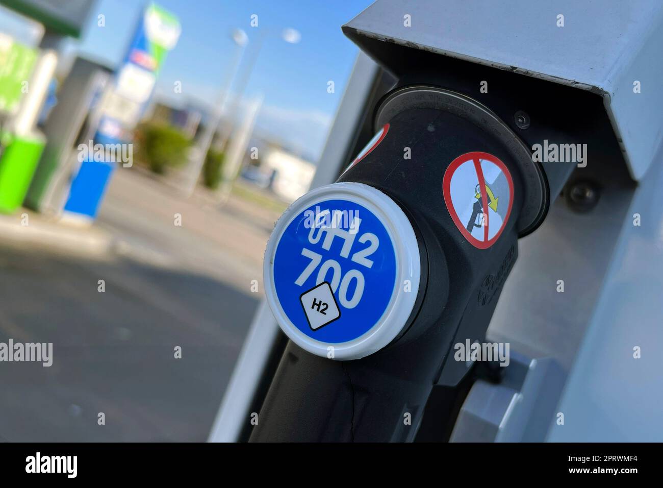 Munich, Deutschland. 27th Apr, 2023. Fuel nozzle at a gas pump of a ...