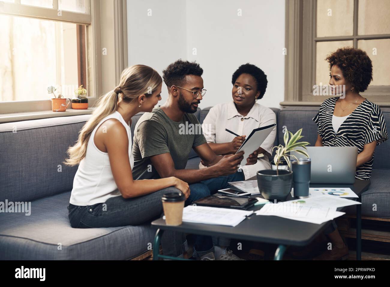 Modern collaboration hi-res stock photography and images - Alamy