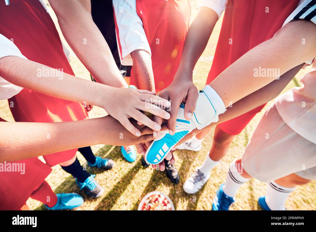 Hands toge hi-res stock photography and images - Alamy