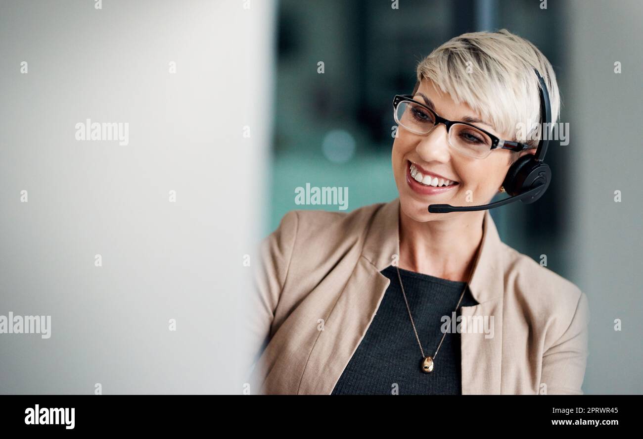 Person wearing headset hi-res stock photography and images - Alamy