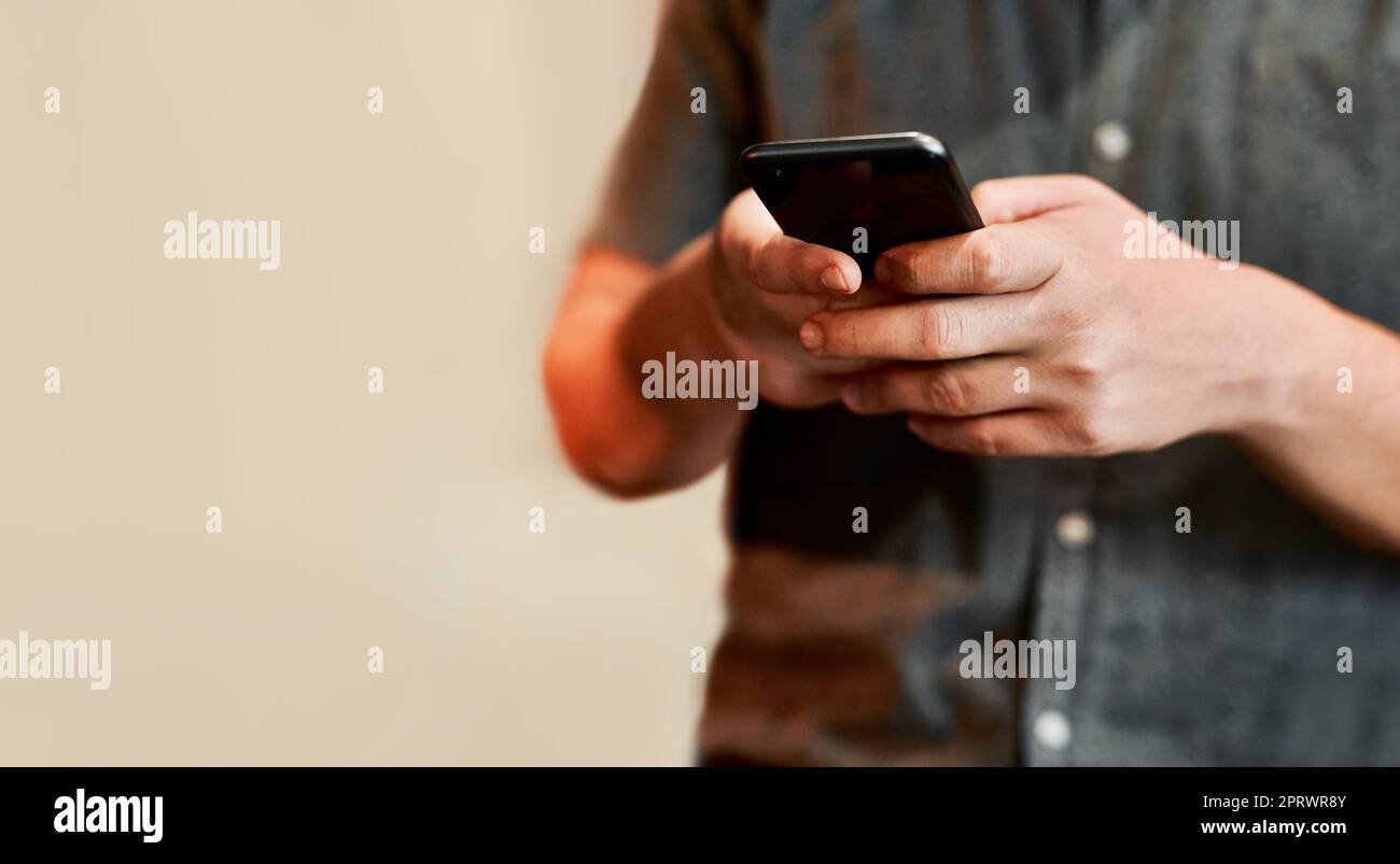 Unrecognisable man phone hi-res stock photography and images - Alamy