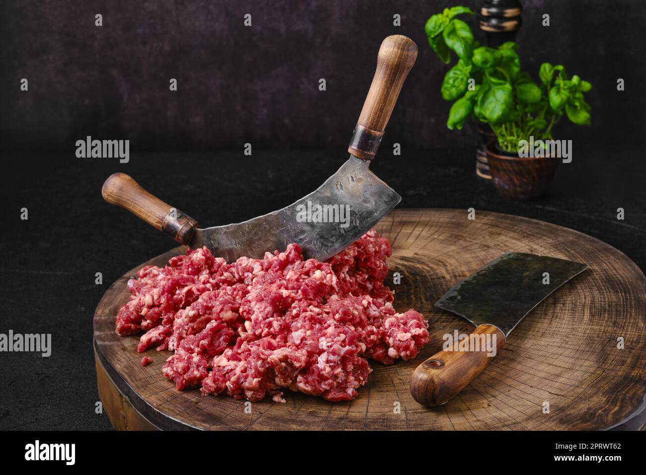 Uncooked beef minced meat hi-res stock photography and images - Alamy