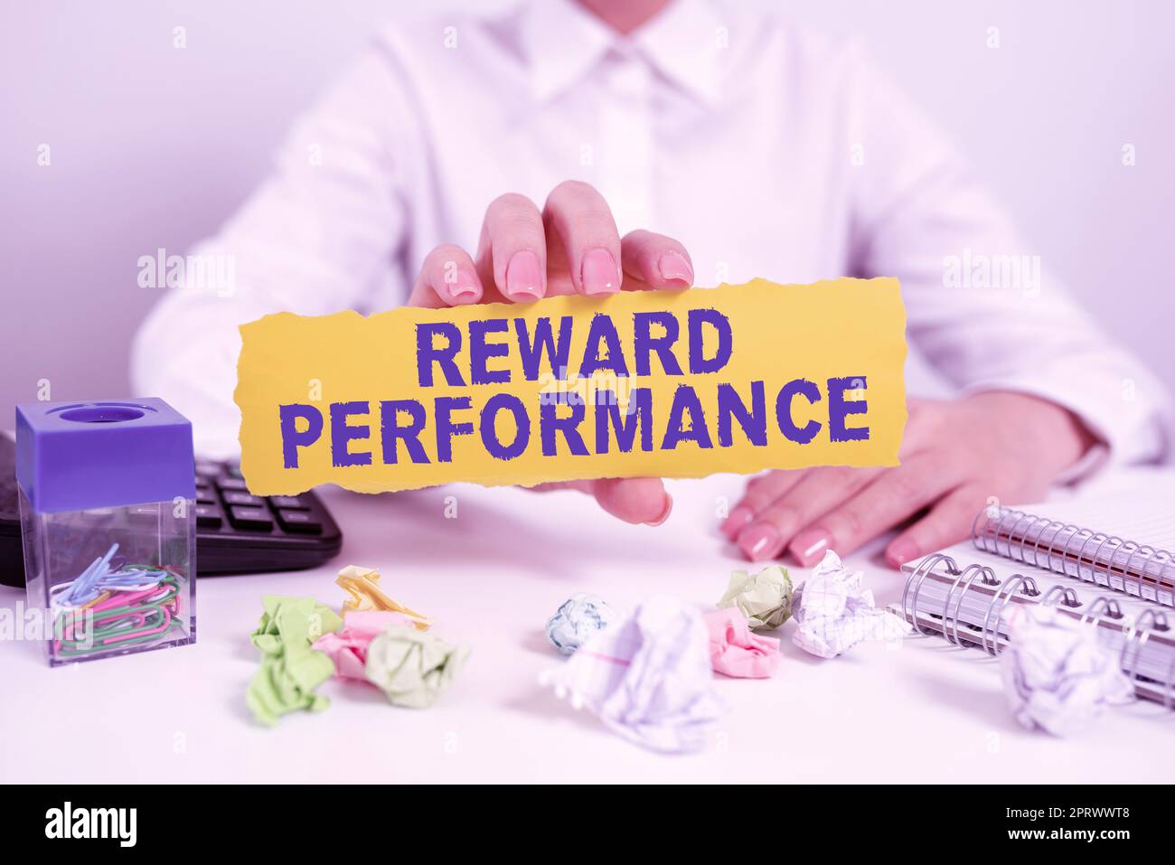 Recognize employee hi-res stock photography and images - Alamy