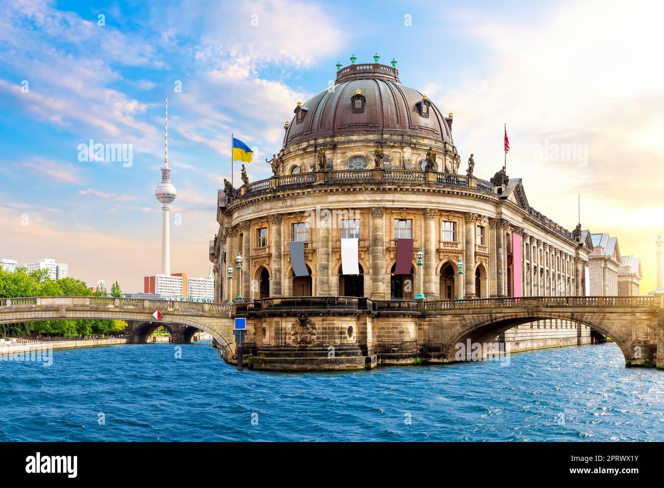 Berlin bridges hi-res stock photography and images - Alamy
