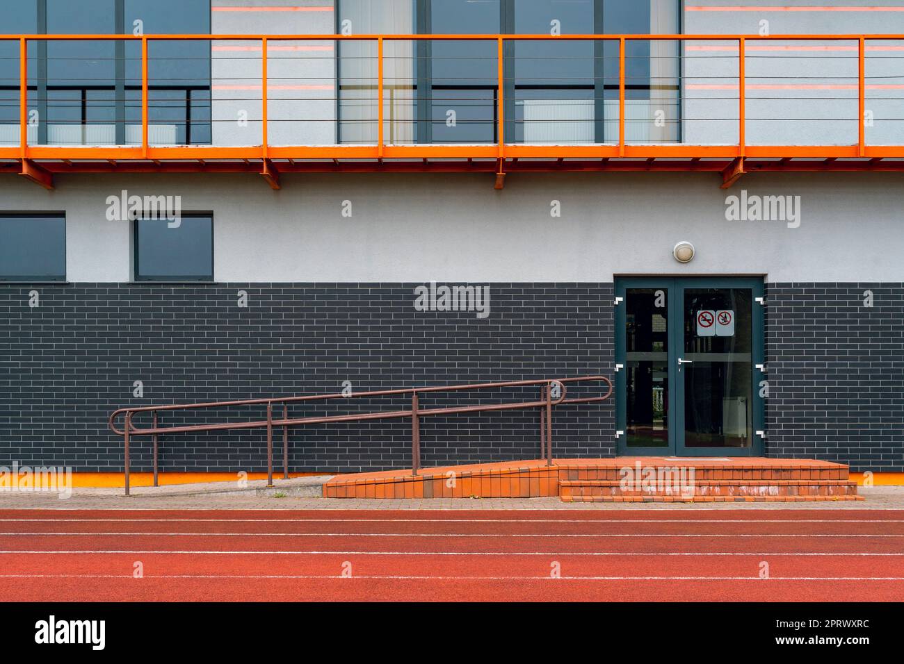 Wheelchair ramp house hi-res stock photography and images - Alamy
