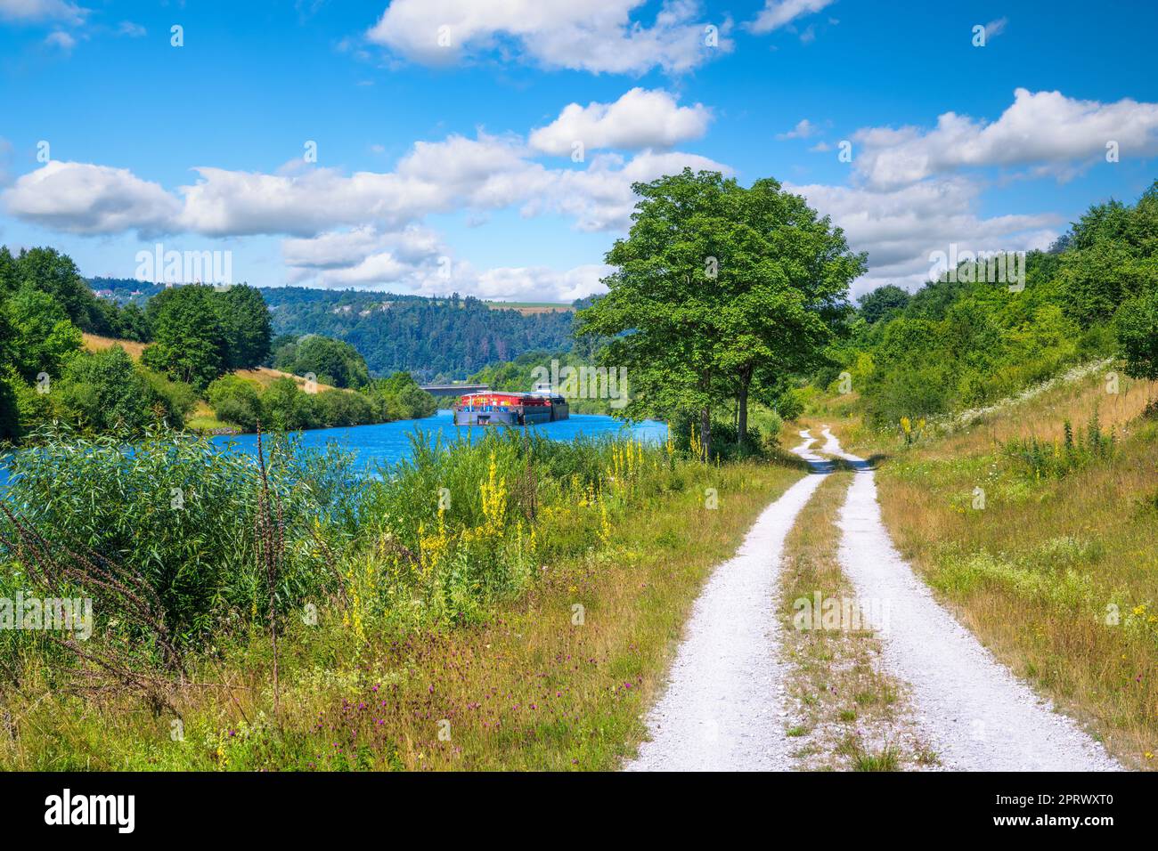 Landscape canal barge on hi-res stock photography and images - Alamy